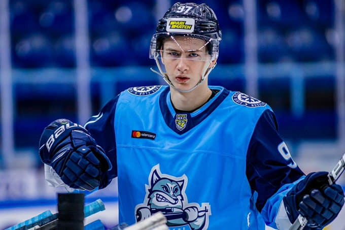 Newly signed Maple Leafs’ prospect Dmitry Ovchinnikov joins Marlies for ...