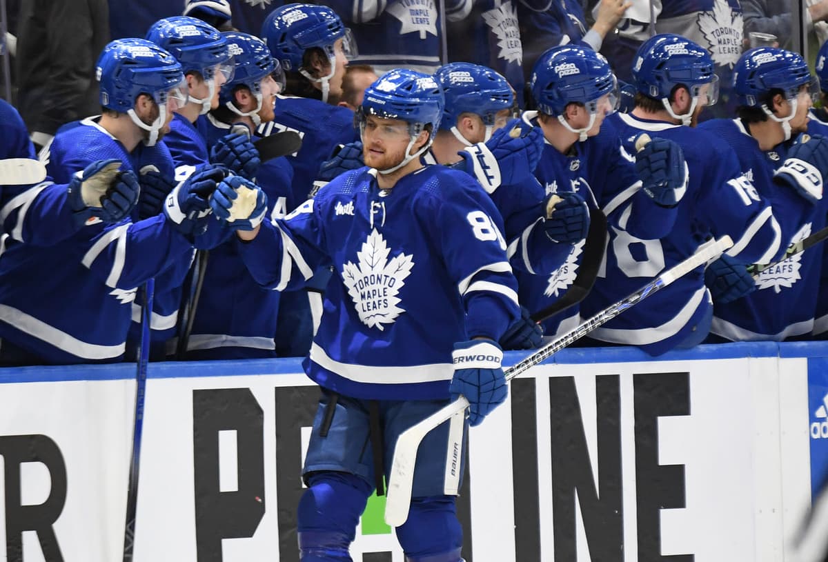 Never mind the goal song, it is time for the Leafs to bring back the ...